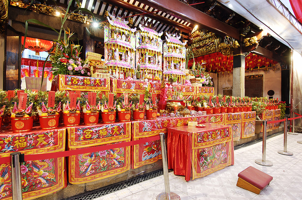 Traditions and Cultures – THIAN HOCK KENG